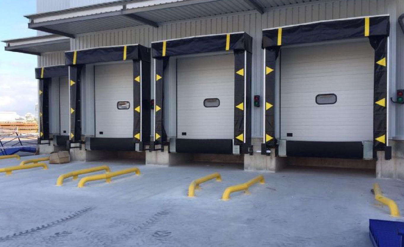 Inflatable dock shelter | Ferroflex