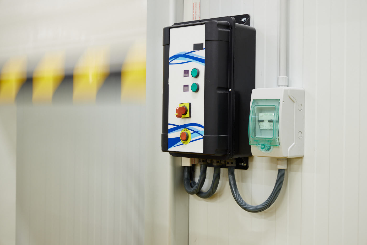 High-speed door for cold-storage chambers | Ferroflex | Ferroflex